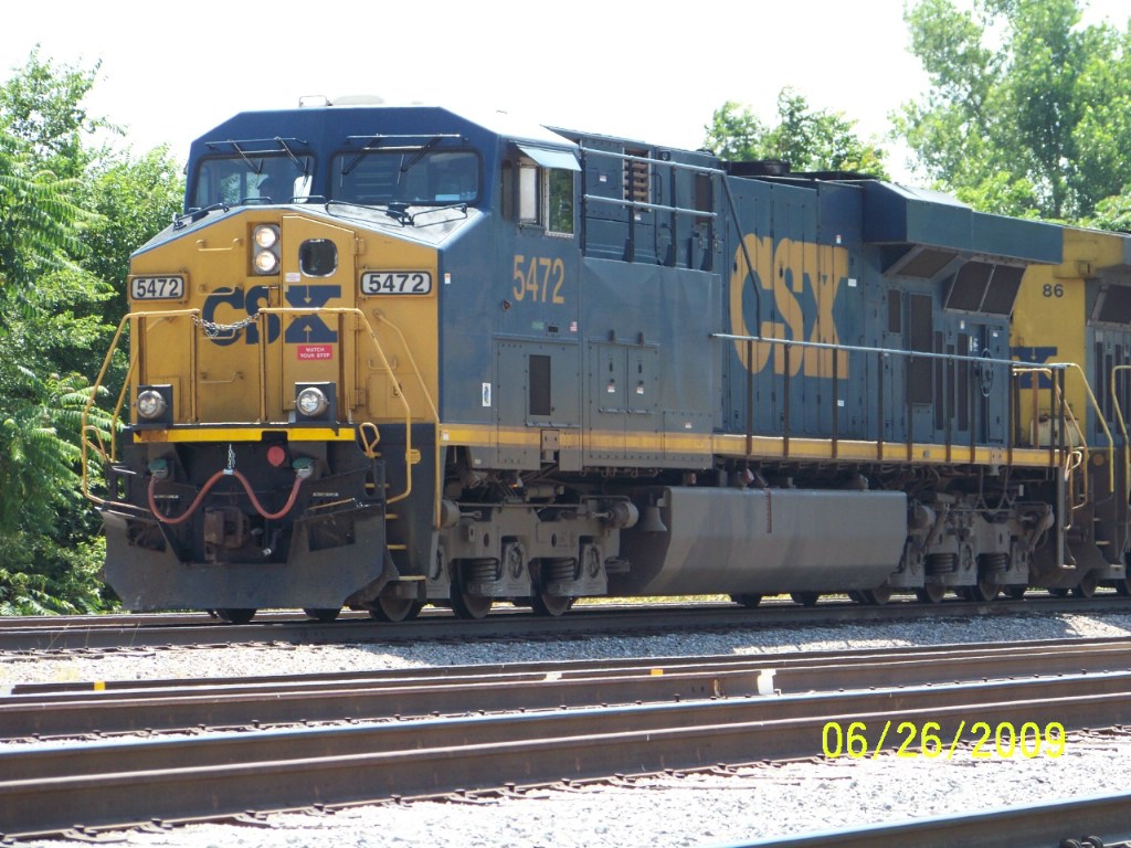 CSXT ES44DC 5472